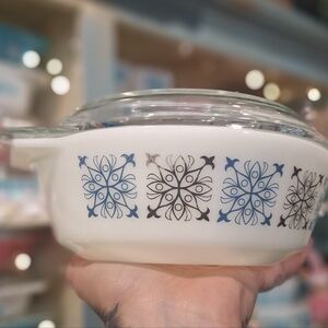 Pyrex | Kitchen | Vintage Jaj Pyrex Chelsea Round Casserole Baking Dish ...